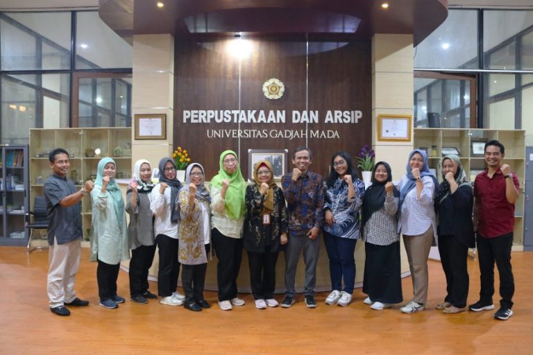 Tertib Arsip, Memori Kolektif Terjaga: ANRI Visitasi Pengawasan Kearsipan di Perpustakaan dan ...